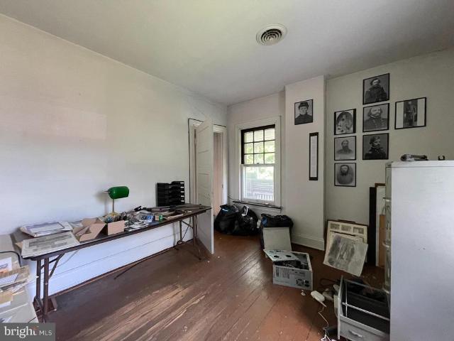 6 Grand Street
