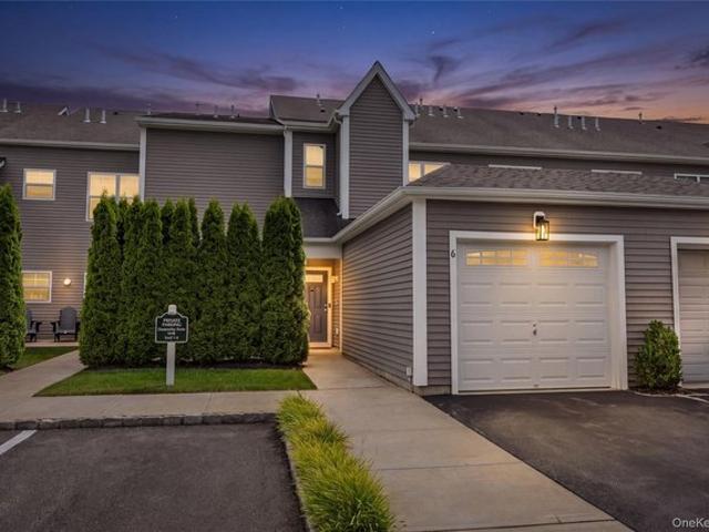 6 Grace Hall Ln, Yaphank, NY 11980