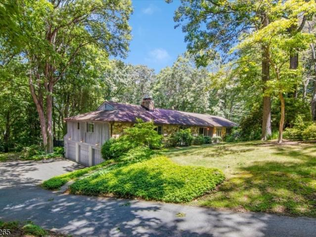 6 Green Hills Rd