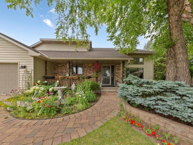 6 Greenhaven Bay