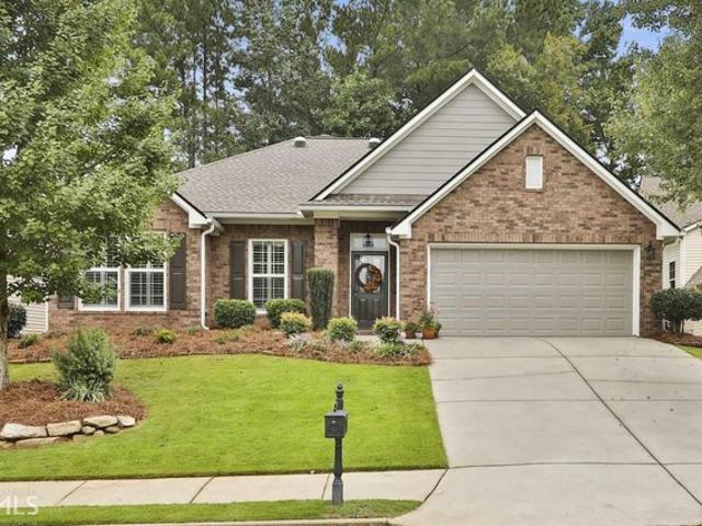 6 Greenview Dr, Newnan, GA 30265