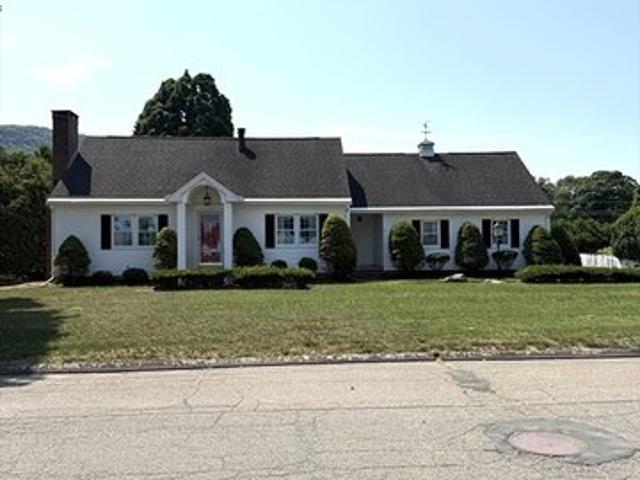 6 Gross Ln, Easthampton, MA 01027