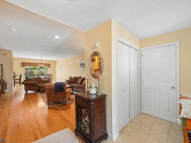 6 Hancock Dr