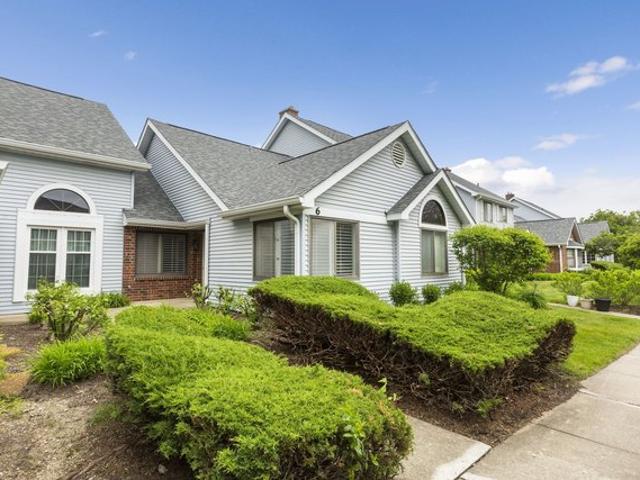 6 Hastings Ln Unit 6, Lincolnshire, IL 60069
