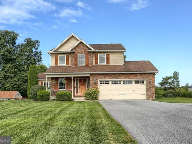 6 Harvey Cir, Hummelstown, PA 17036