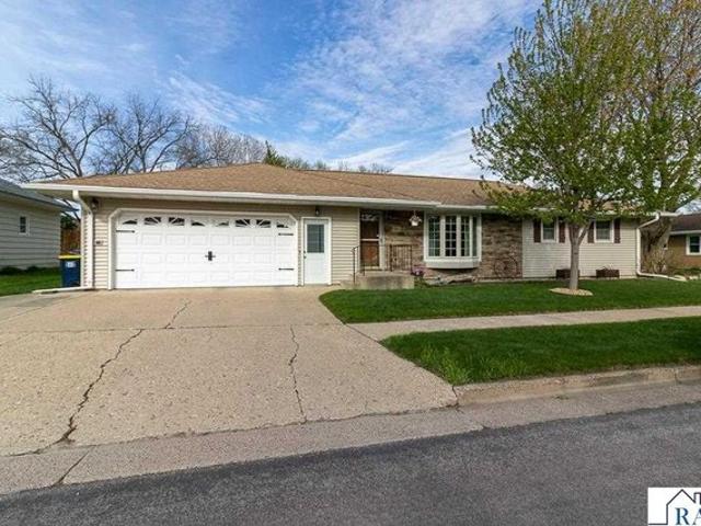 6 Hazelwood Ave, New Ulm, MN 56073