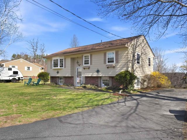 6 Heather Dr, Hooksett, NH 03106 | MLS #5083 | Compass