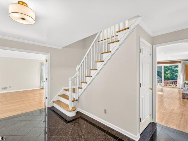 6 Heather Hill Way