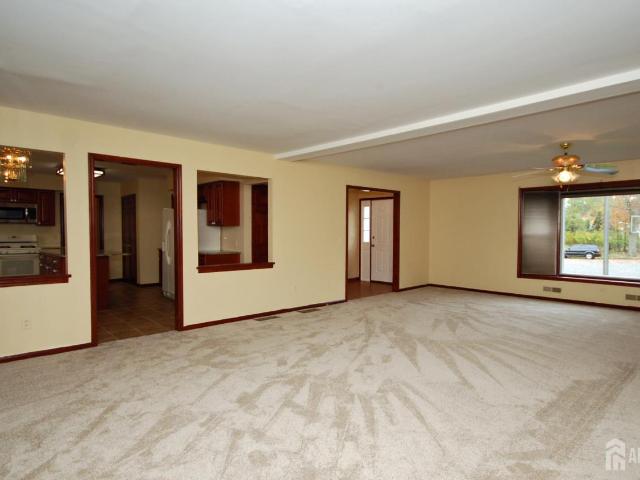6 Heather Lane