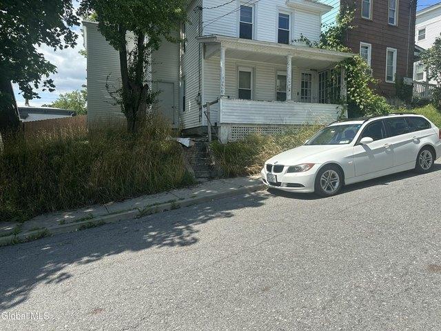 6 Henry St, Amsterdam, NY 12010