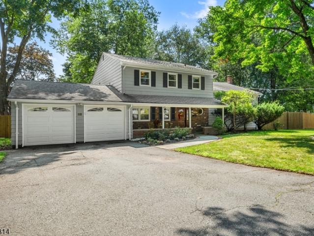 6 Hepworth Ct