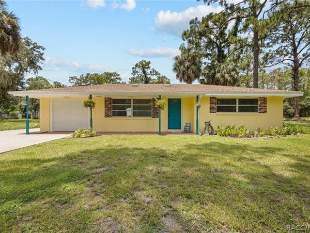 6 Hickory Ave, Yankeetown, FL 34498
