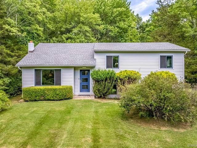6 Hickory Hill Rd, New Paltz, NY 12561
