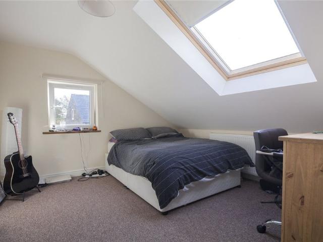6 Highfields, Huddersfield, HD1