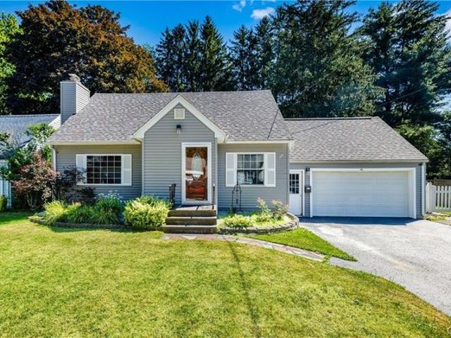 6 Highland Dr, Whitesboro, NY 13492