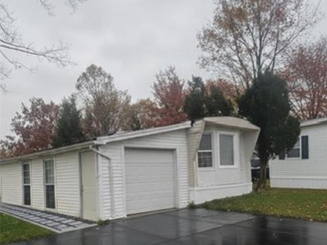 6 Highridge Ter, Hamburg, NY 14075