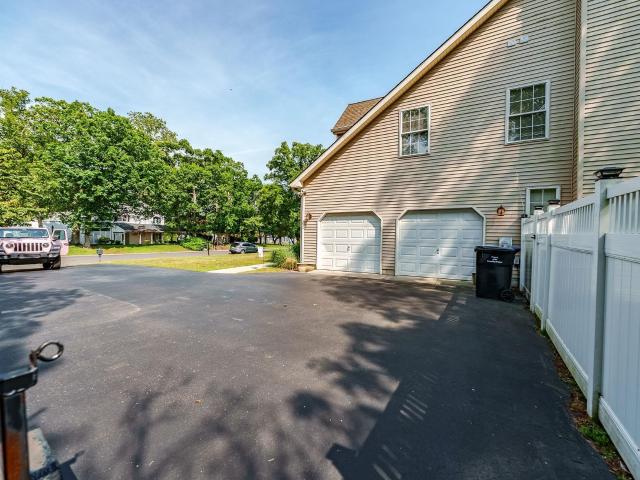 6 Hilltop Dr