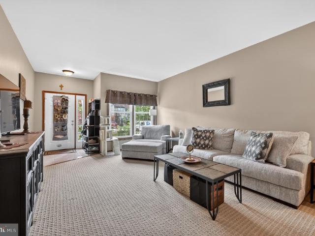 6 Hilltop Lane