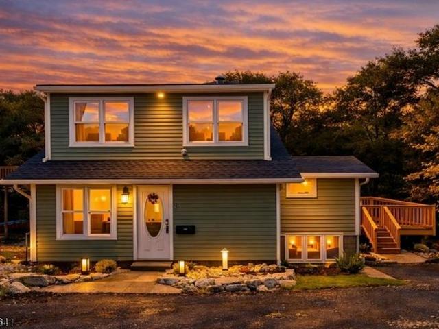 6 Hoover Rd, Jefferson Township, NJ 07438