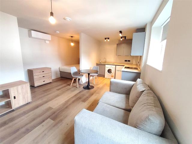 6 Holgate Court Western Road, Romford RM1, Studio to rent, £1,295 pcm | PrimeLocation