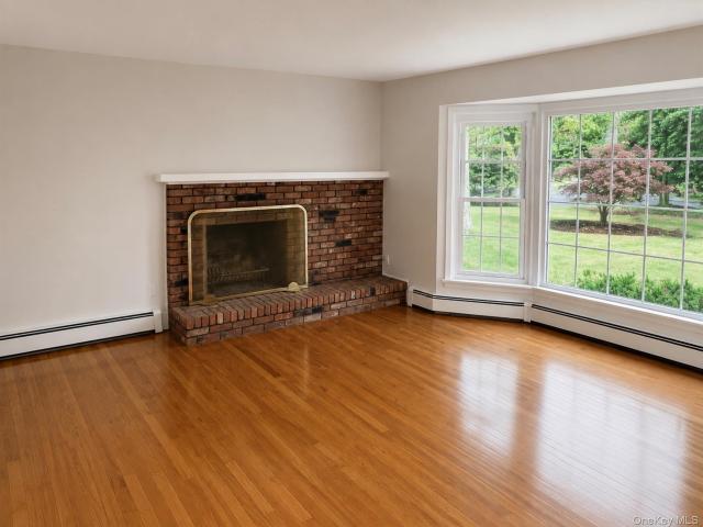 6 Holly Lane
