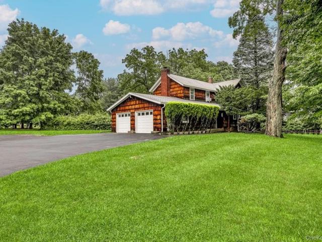 6 Juniper Ter, Suffern, NY 10901