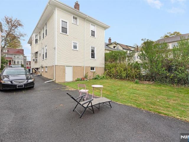 6 Jefferson Avenue