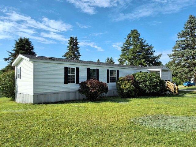 6 Jefferson St, Epsom, NH 03234