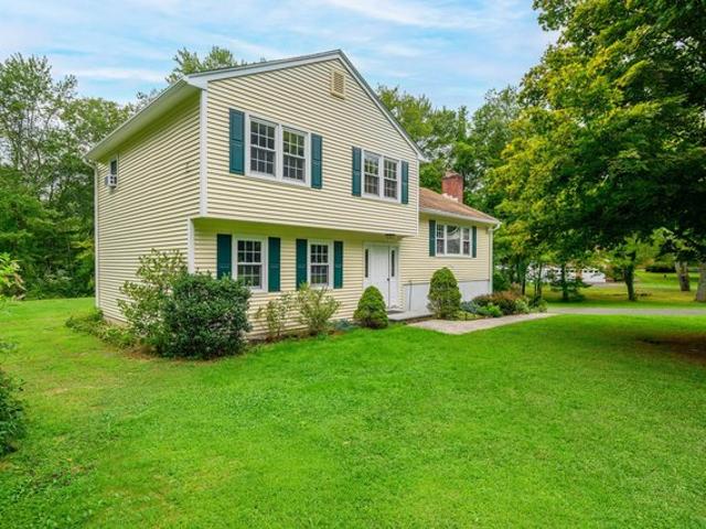 6 Joan Dr, Newtown, CT 06470