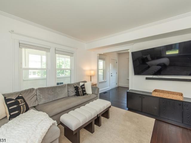 6 John St