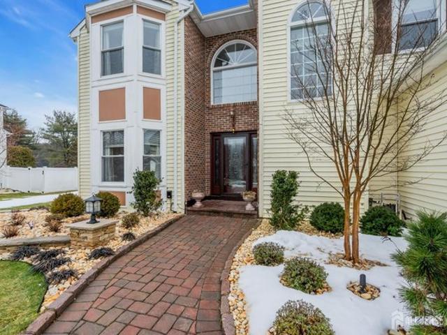 6 Johnny Dr, Farmingdale, NJ 07727