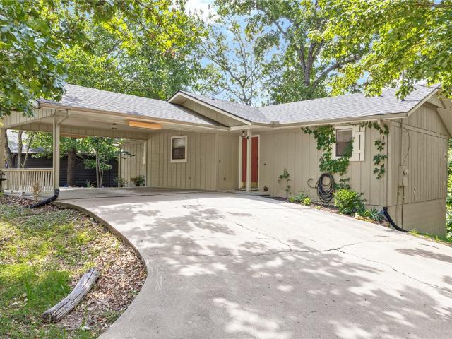 6 Kensington Drive