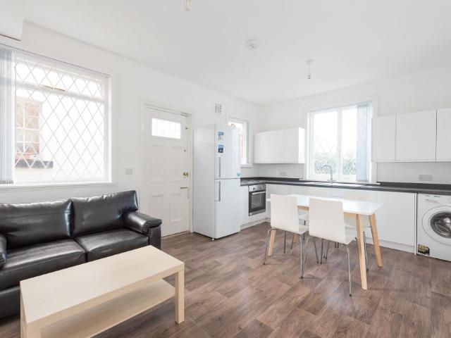 6 Kingston Terrace, LS2 9BW, Leeds