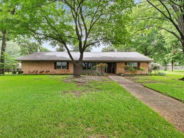 6 Knightsbridge Pl, Texarkana, TX 75503