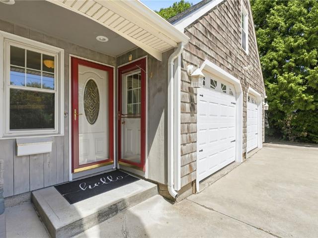 6 Lakewood Drive
