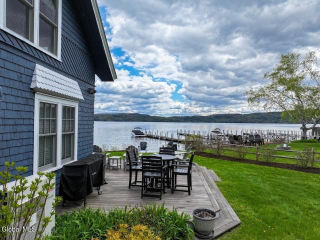 6 Lake Forest Lane