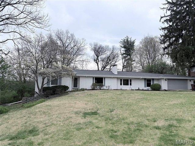6 Lake Pembroke Dr, Ferguson, MO 63135