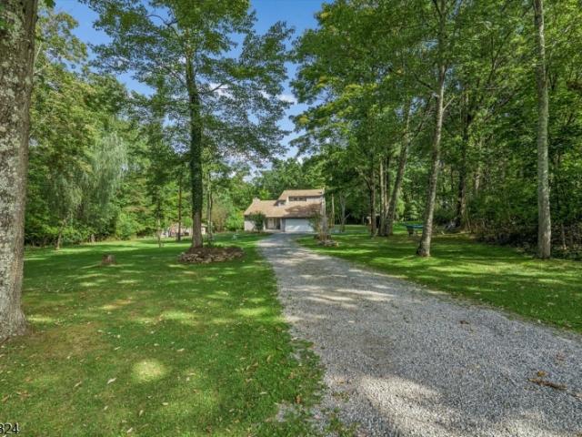 6 Lake Rd