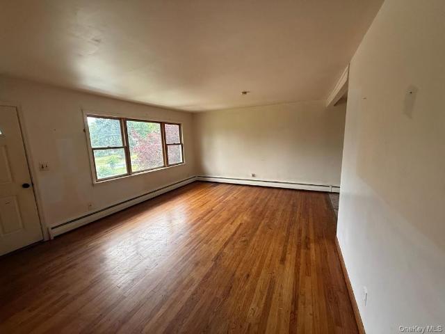 6 Lannis Avenue