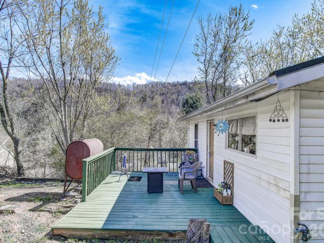 6 Lands End Drive
