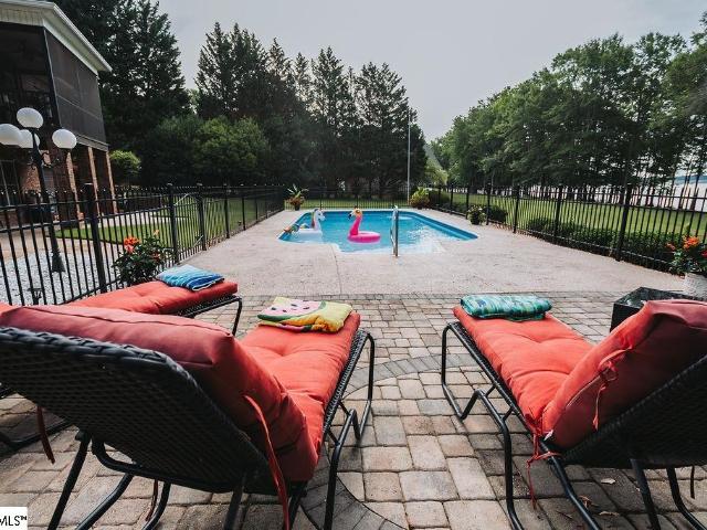 6 Lanshore Court