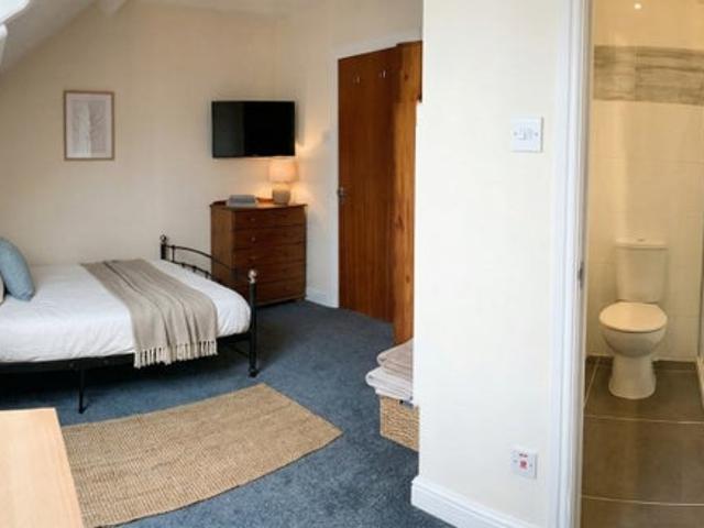 6 Large En Suite Rooms | Students & Professionals