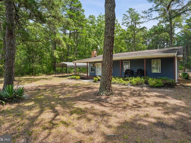 6 Laurel Lane