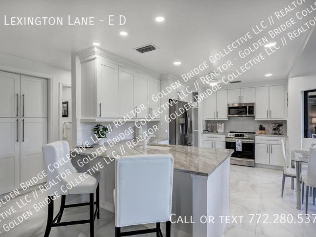 6 Lexington Lane, 2 beds, 2 full baths