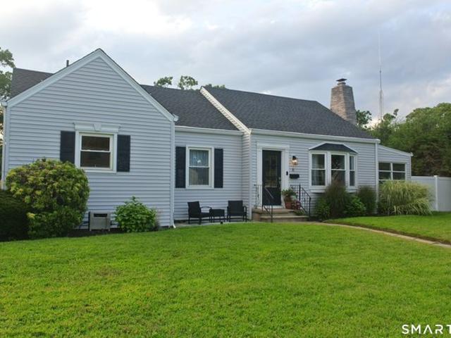 6 Liberty St, Milford, CT 06460