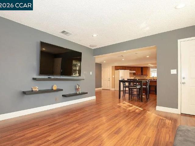 6 Linscheid Dr
