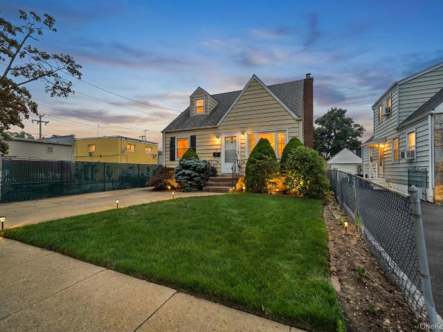 6 Lippold Street