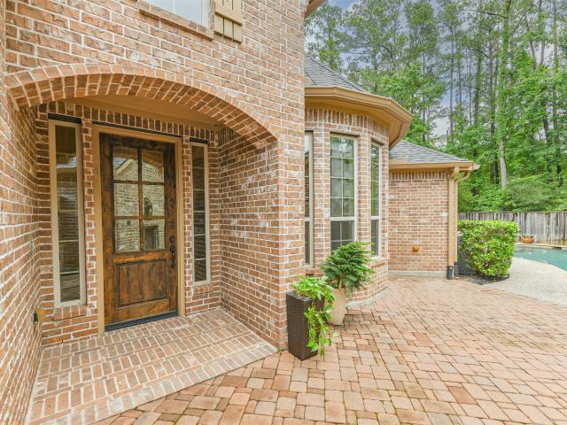 6 Little Falls Place