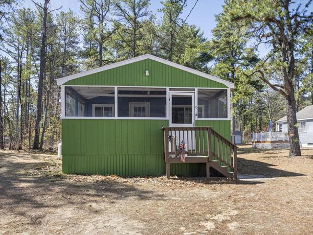 6 Log Cabin Ln, Waterboro, ME 04087