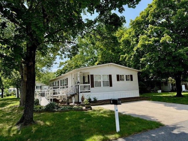 6 Longview Trl, Cream Ridge, NJ 08514